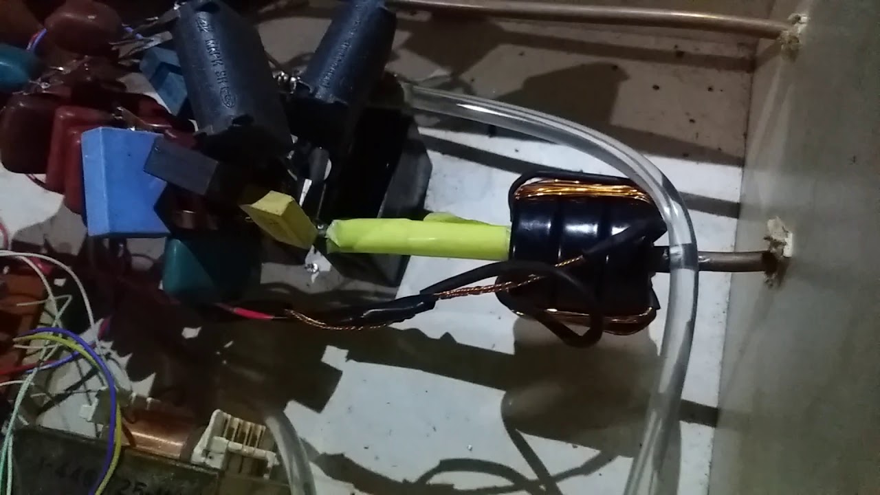 Pll induction heater, memanaskan skrup hingga mendekati titik lebur ...