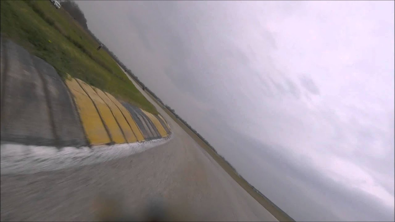 CMRA 2016 Round 1 MSRH Race 21 - REL / F3 (front only, partial) - YouTube