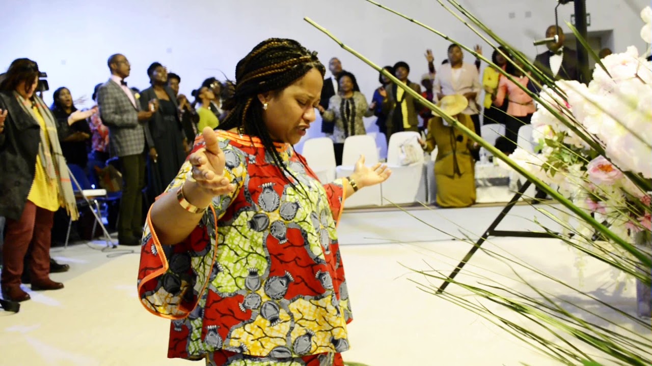 " LOUANGES & ADORATION " 3éme Mega Conférence Européenne Femmes ...