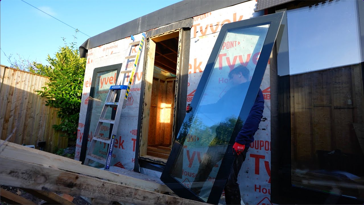 20 DAYS UNTIL I MOVE IN....BUILDING A TINY HOUSE BY MYSELF - INSTALLING ...