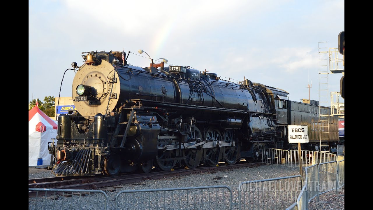 Santa Fe 3751's Grand Departure from Fullerton Railroad Days 2016 - YouTube
