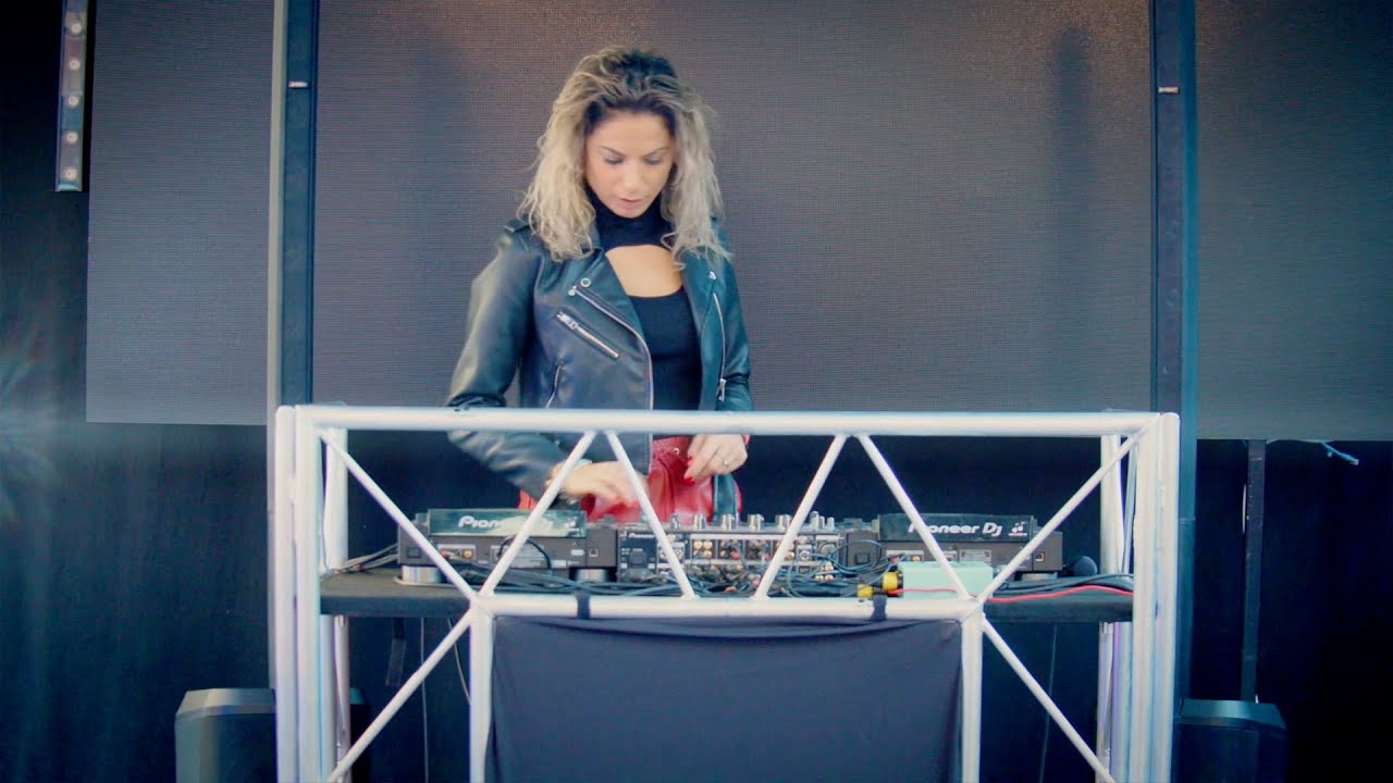 Pro DJ and Producer NJ Deejay + the Bose L1 Pro16 in Örebro, Sweden ...