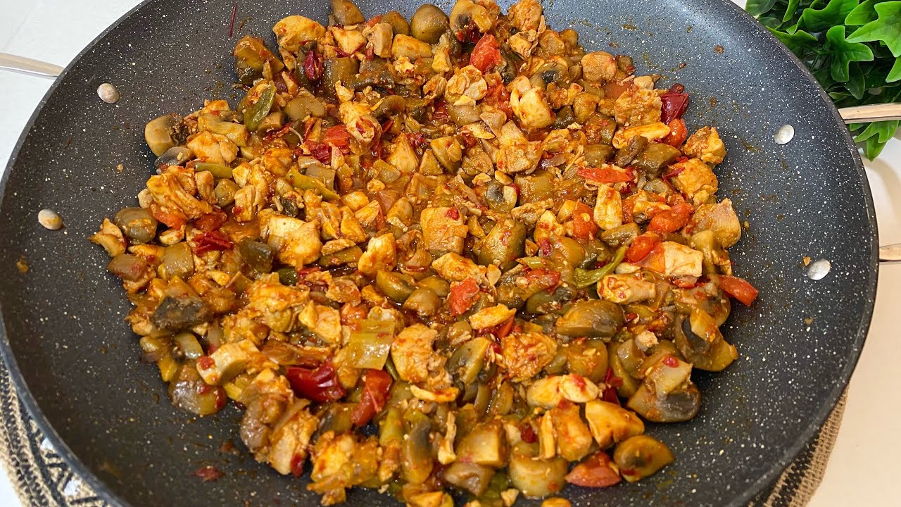 EN NEFİS YEMEK TARİFİ TAVUKLU MANTAR SOTE 🥘Tavuklu Mantar Sote Nasıl ...