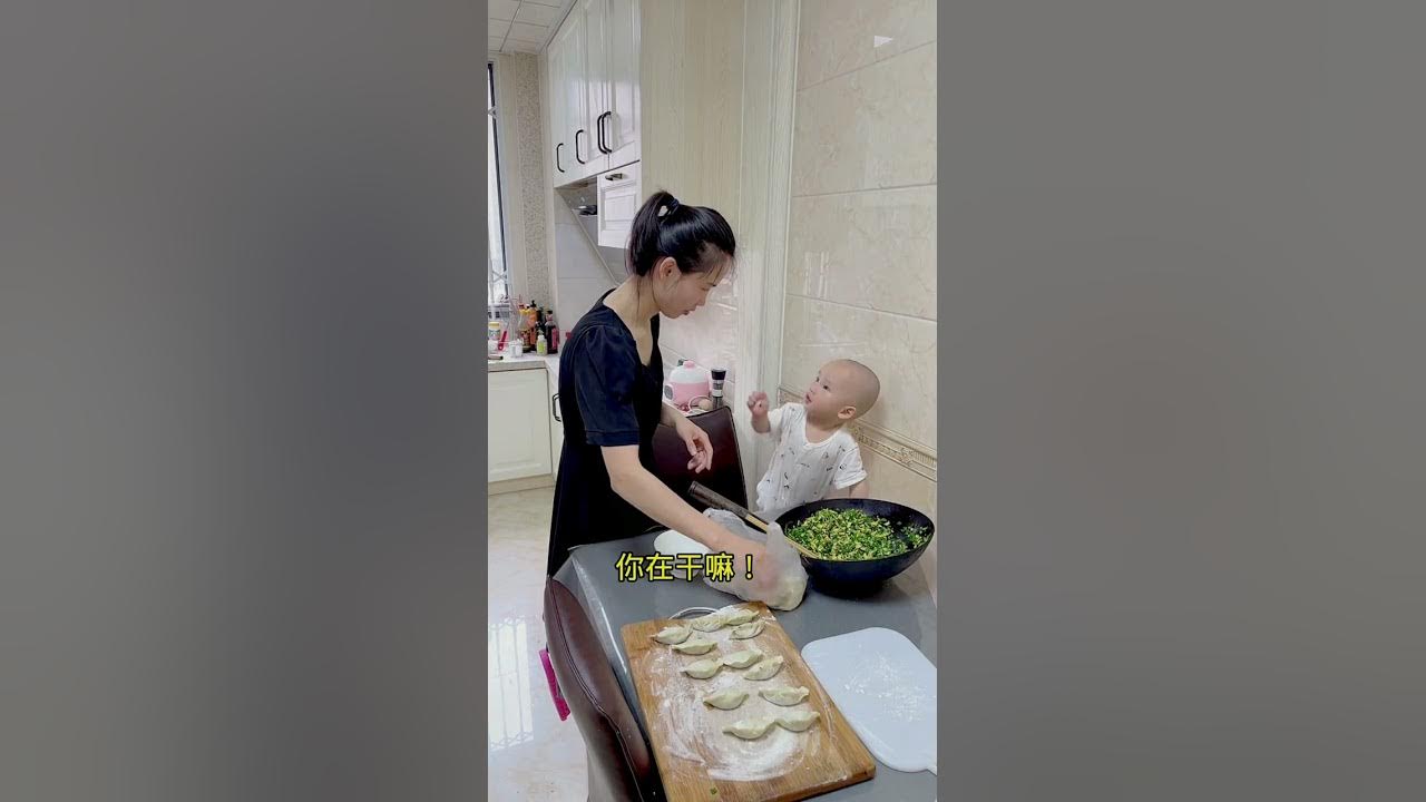 一拖二全职妈妈的普通日常,每天都是围着厨房转和接送孩子上下学的路上全职妈妈 Vlog 记录真实生活 Youtube
