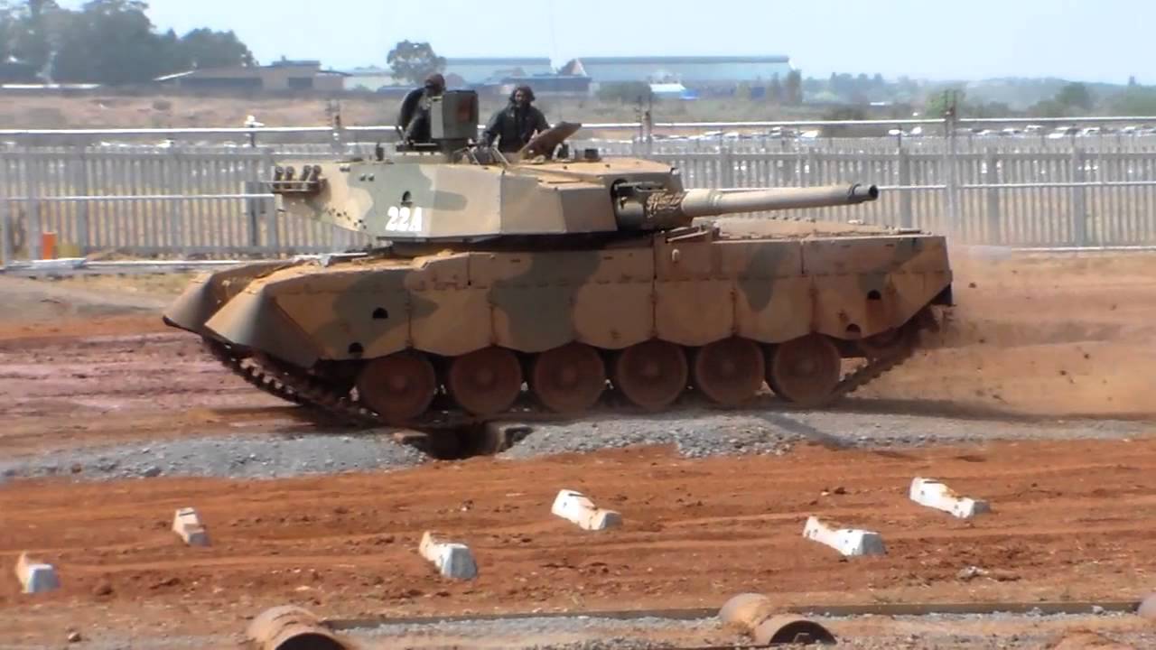 Olifant Mk1a Tank's 1st Run At A Mini Obstacle Course - YouTube