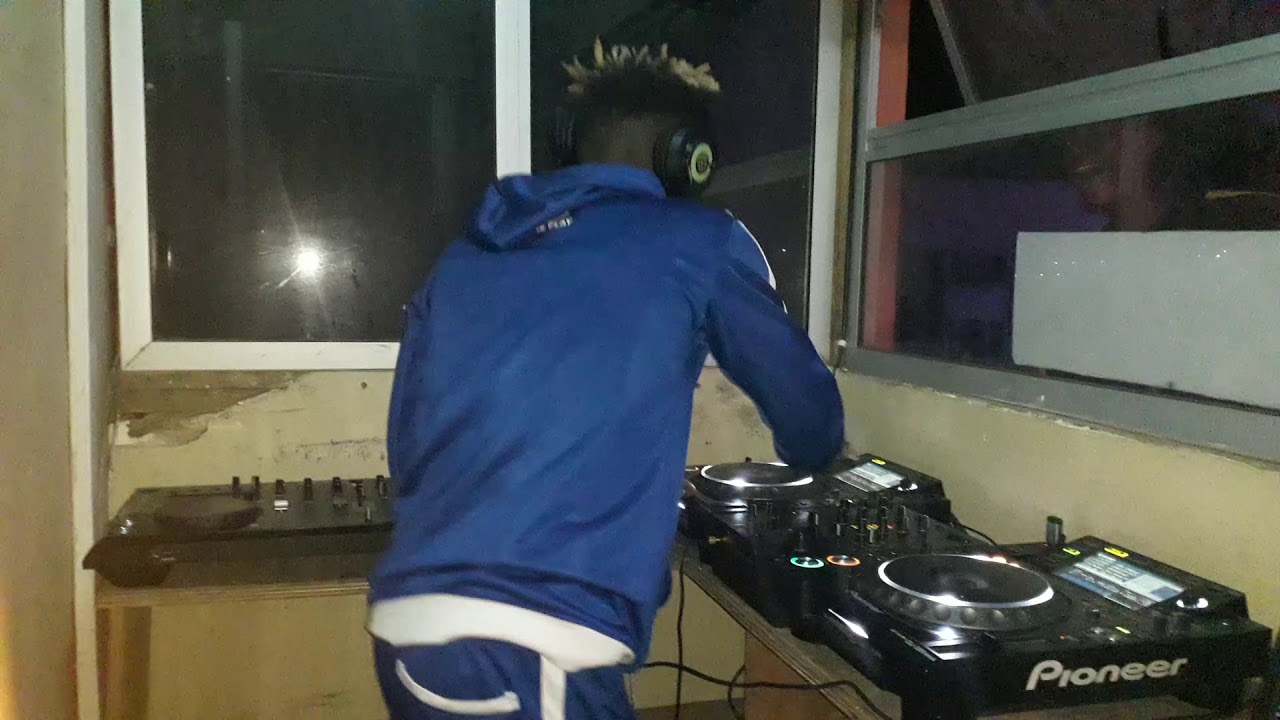 Motoyemali Da DJ - Durban (NUL Lounge) - YouTube