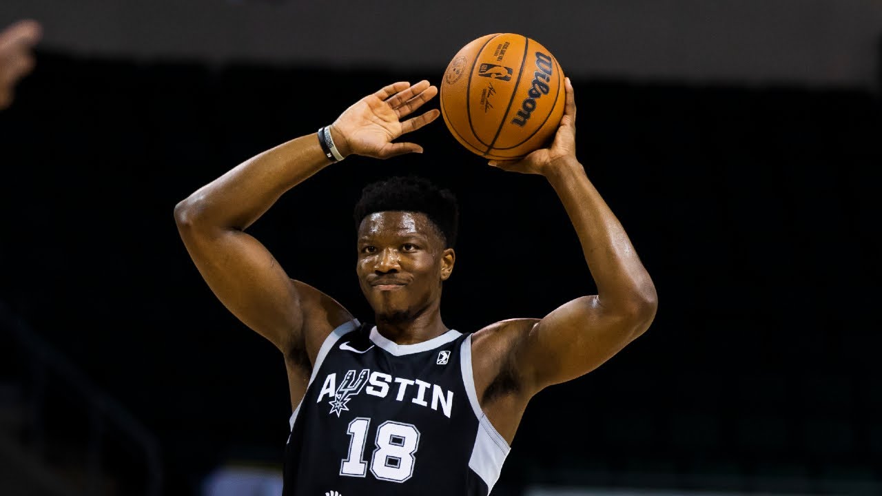 Devontae Cacok with 24 Points vs. Ciudad de México Capitanes - YouTube