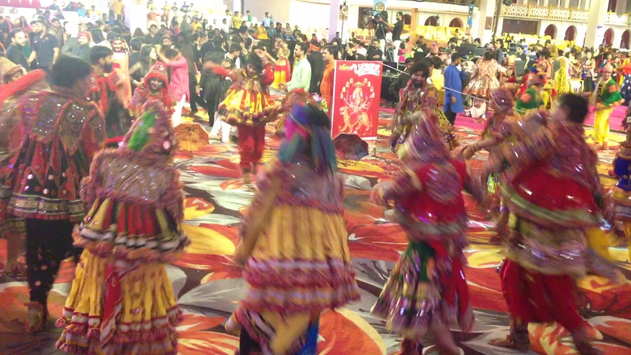 Charar Charar Maru Chakdol Chale | Mera Piya Ghar Aaya | Mast Kalandar ...
