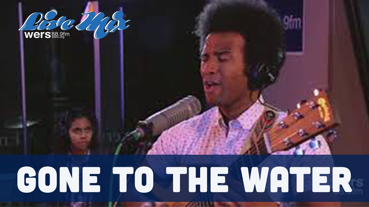 Louis Apollon - Gone To The Water (Live at WERS) - YouTube