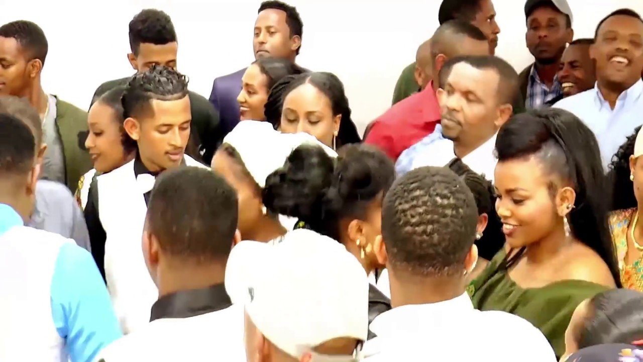 Ethiopian traditional wedding part of eskesta dance - YouTube