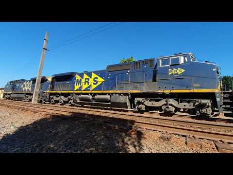 MRS - Dupla de C44EMi #3923-6 e #3981-3 Siderúrgico (FKQ) em Barra Mansa - RJ.