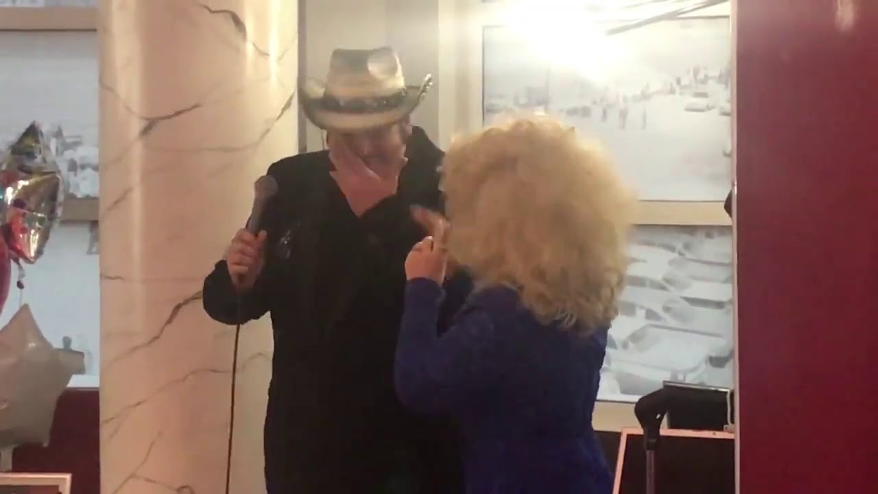 Leesah Stiles: Dolly Parton Tribute: "Islands In The Stream" - YouTube