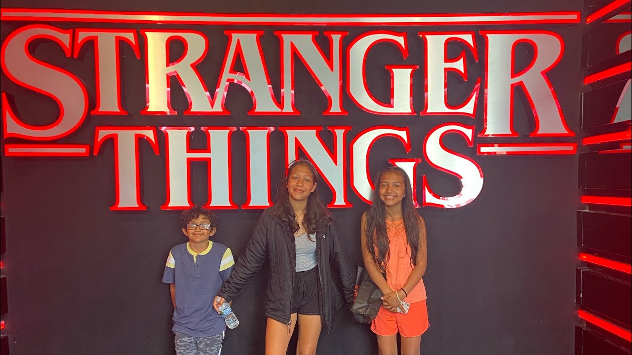 Stranger things store in Chicago - YouTube