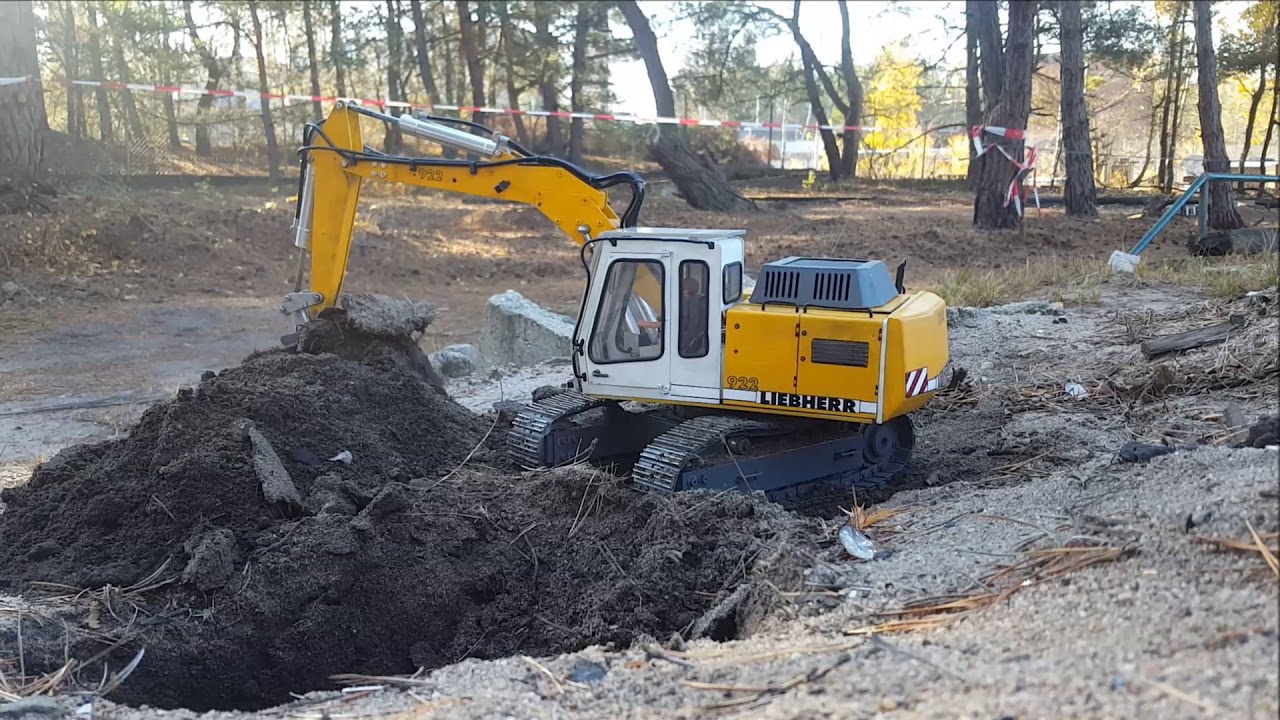 Liebherr 922 Leimbach RC Test baggern mit neuen Zylindern - YouTube