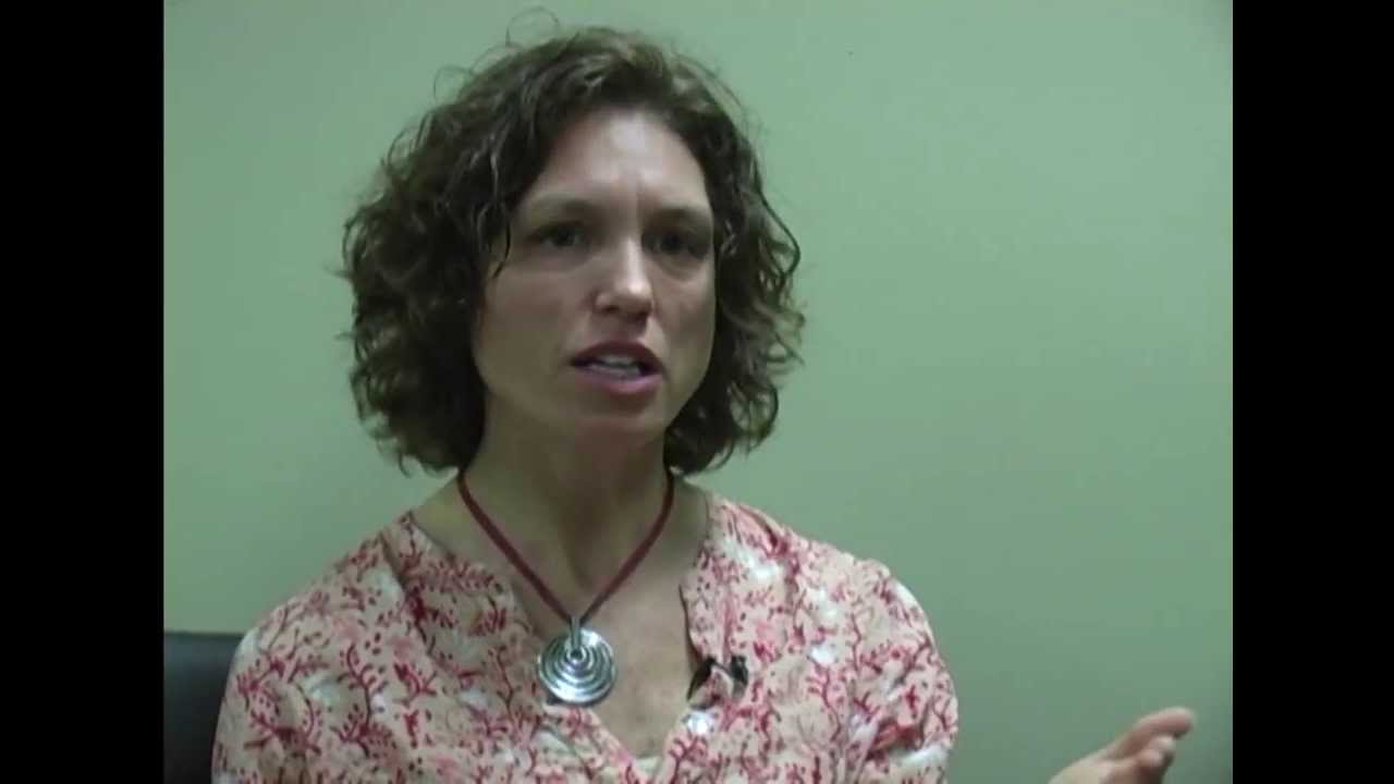 Augie Minute with Laura Mahn - YouTube