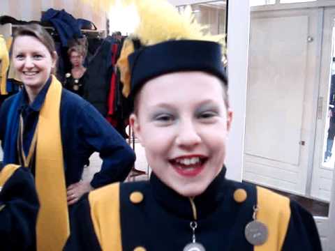Imke heeft een gekke stem! - YouTube