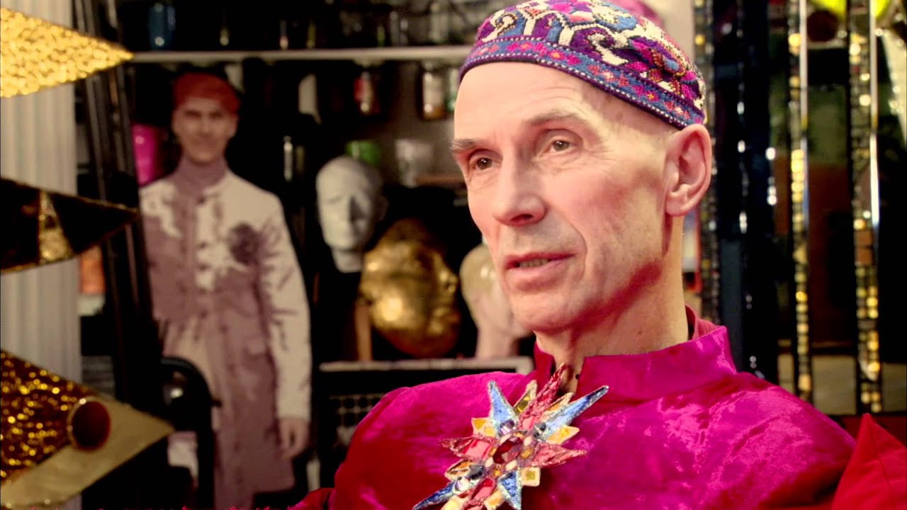 Andrew Logan's Alternative Miss World 2014, Globe Theatre, London - YouTube