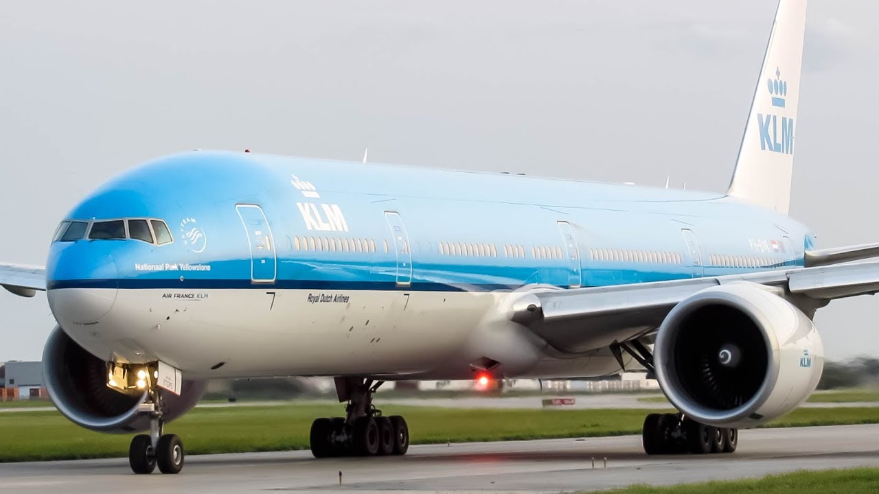 KLM 777-300ER (B77W) landing & departing Montreal (YUL/CYUL) - YouTube