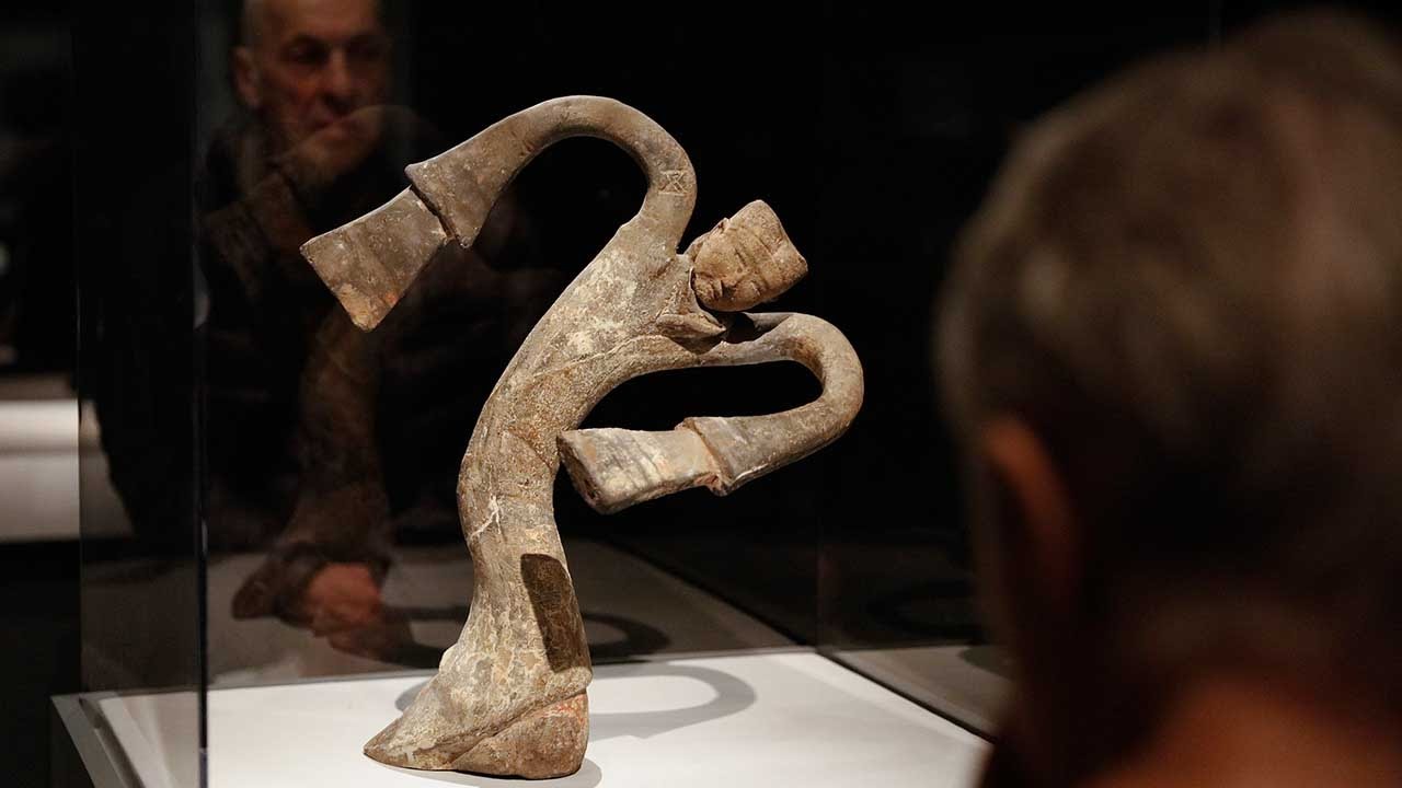 Qin and Han dynasty art impresses audiences in New York - YouTube