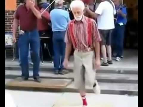 Old man dancing shuffle shuffling - YouTube