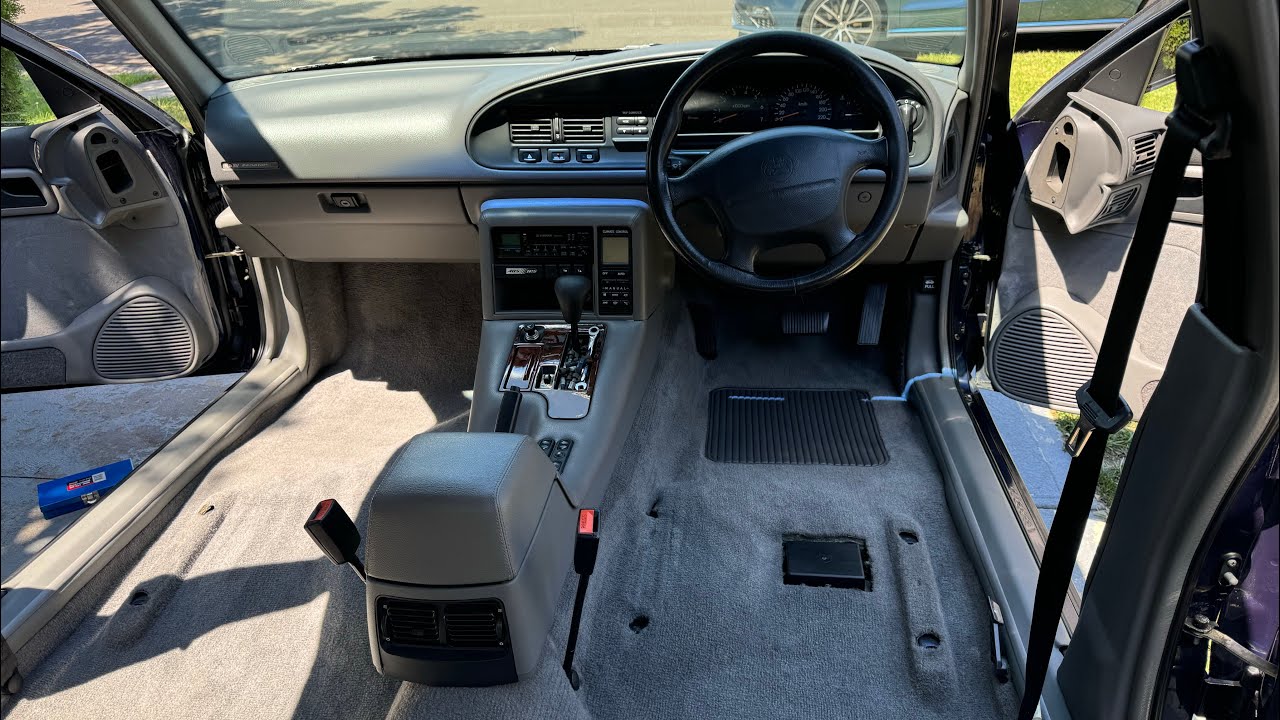 HSV VR Senator if you like CLEANING you'll LOVE THIS - YouTube