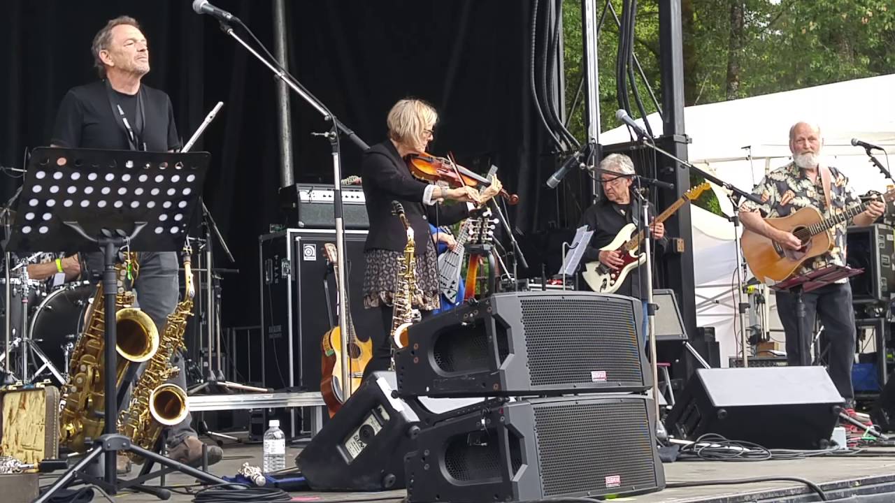 Valdy at Vancouver Island Musicfest 2 - YouTube