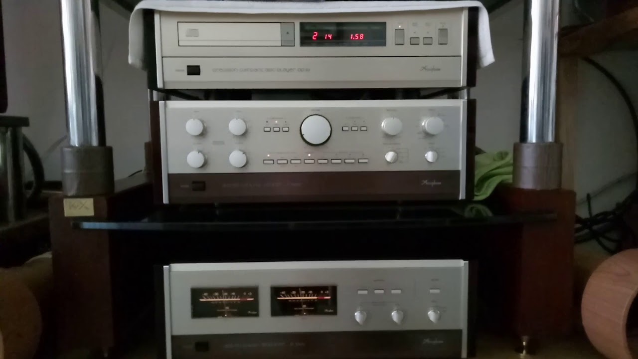 CD accuphase dp70 phe accuphase c200v pow accuphase c300v - YouTube