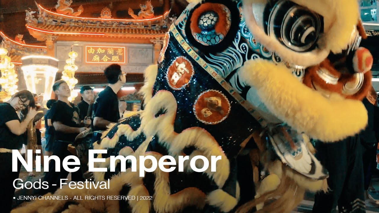 NINE EMPEROR GODS FESTIVAL IN SINGAPORE - 龍南殿九皇爷 | JY - YouTube