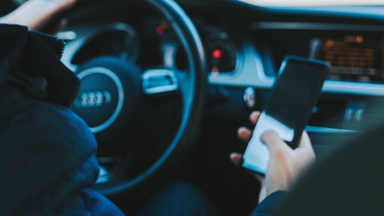 Police across Michigan crack down on distracted driving - YouTube