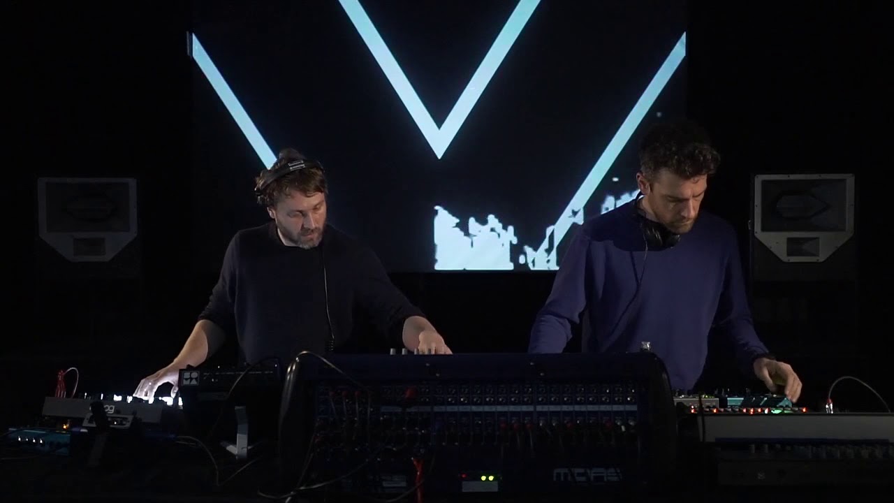 7 suspense deluxe live @ proun gallery - YouTube