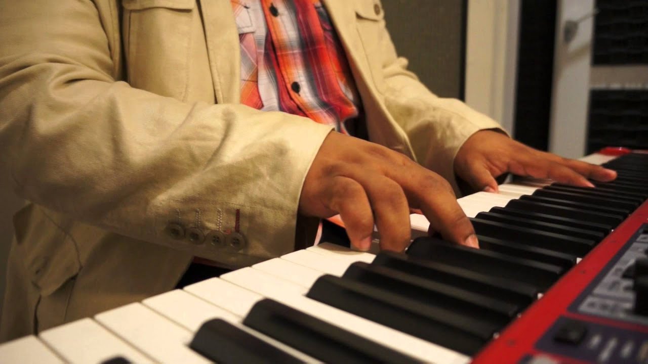 Chris Polanco - Feature artist for Glory Coffee 2013's campaign - YouTube