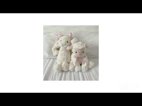 A playlist to scroll on Pinterest to ―୨୧⋆ ˚  (Laufey&w2e)