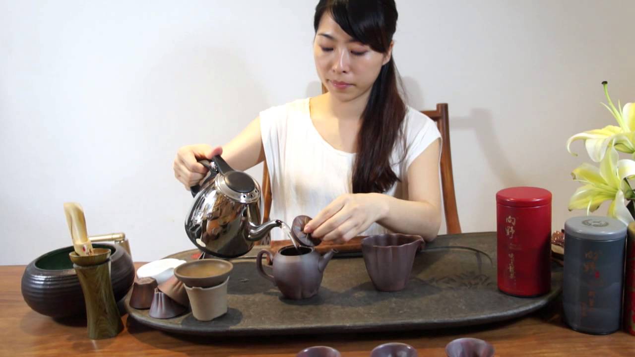 Make Taiwanese Dong Ding Oolong Tea, Xiang Ye Tea shop China - YouTube