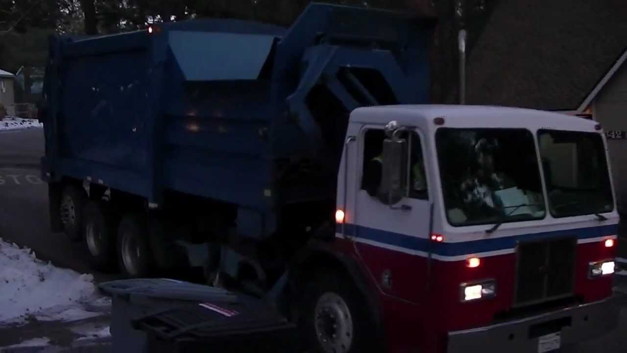 Heil F7000 - Peterbilt 310 - YouTube