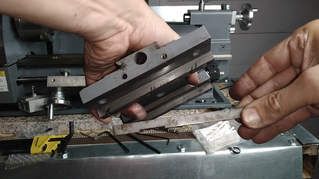 24. Mini Lathe Part 16 - Main Carriage disassembly and cleaning Part 2 ...