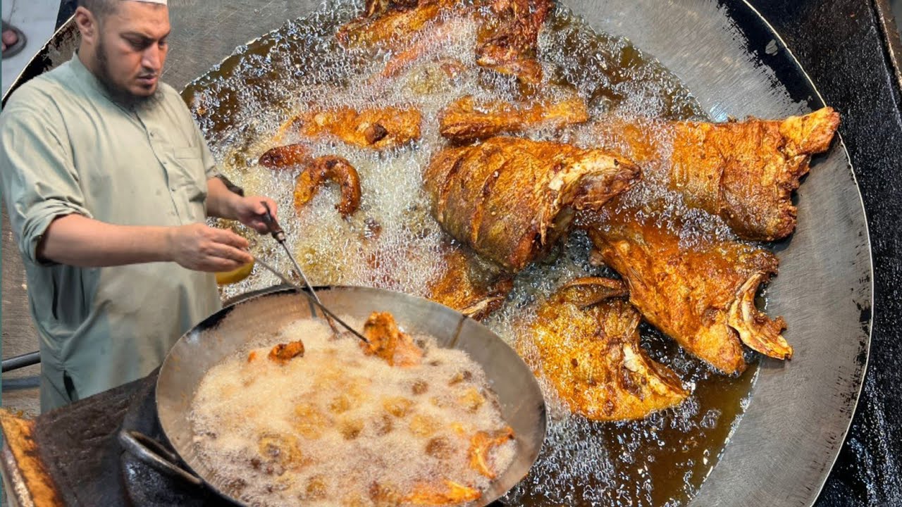 Zar khan Chicken Fry- Famous Street Food Of Peshawar | Behsan Fish And ...