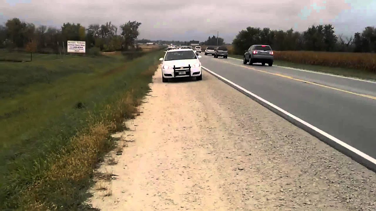 Sycamore IL Police officer doesn't like video cameras - YouTube