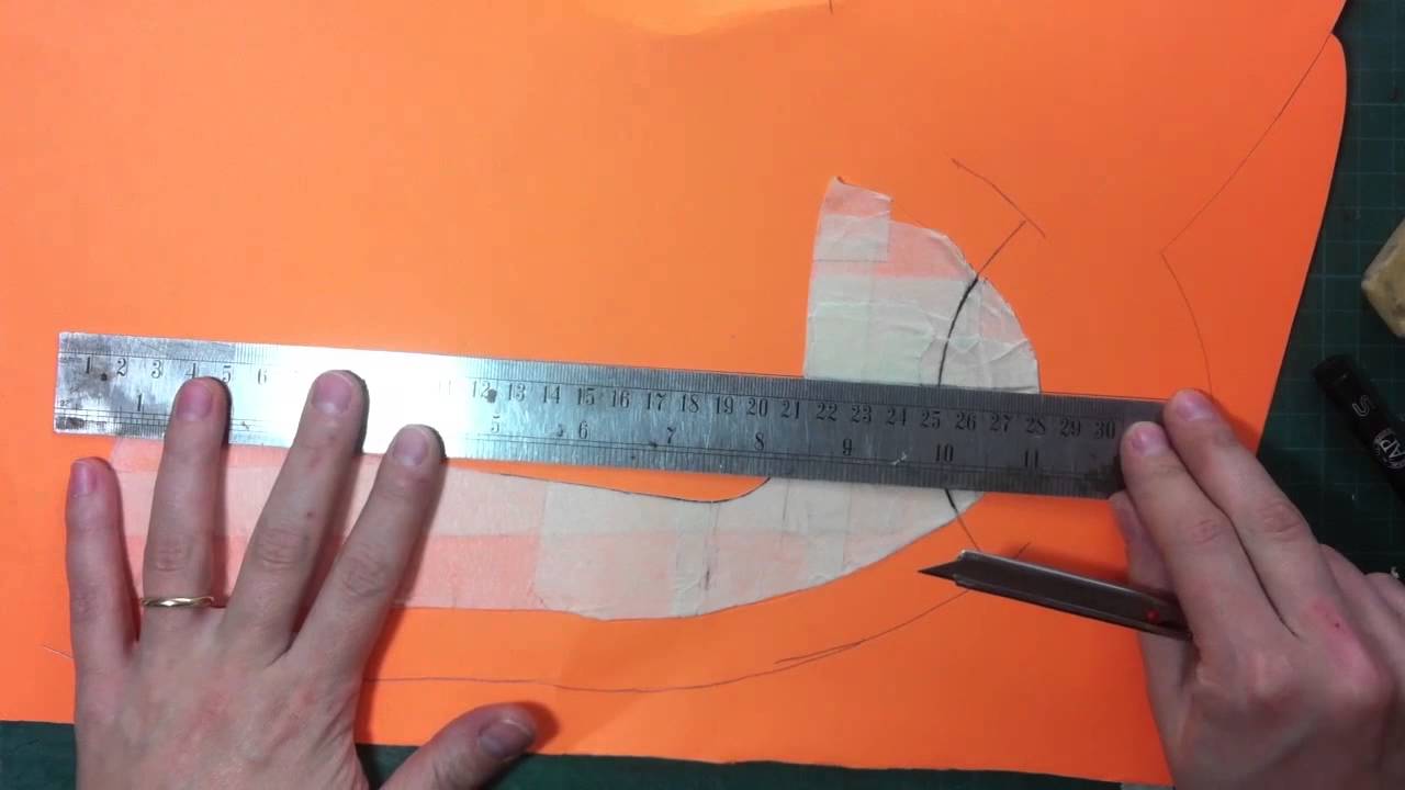 How to transfer shoe pattern from the last to the cardboard - YouTube