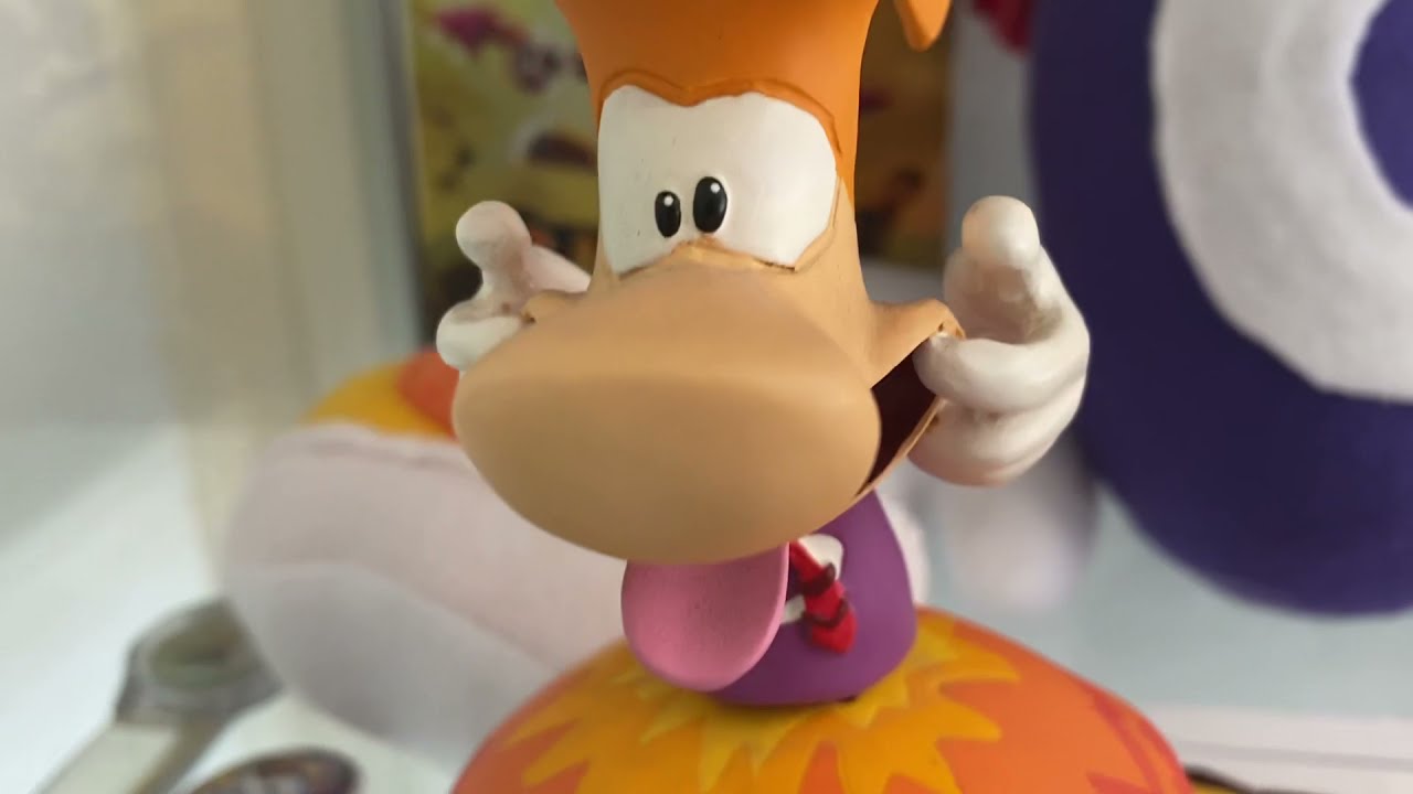Rayman doing a grimace on a mushroom (Rayman 3 statue) - YouTube
