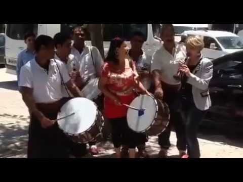Davulcu Alev Özdemir ve Zurnacı Serap Karlıdağ- Sultan Kılıç