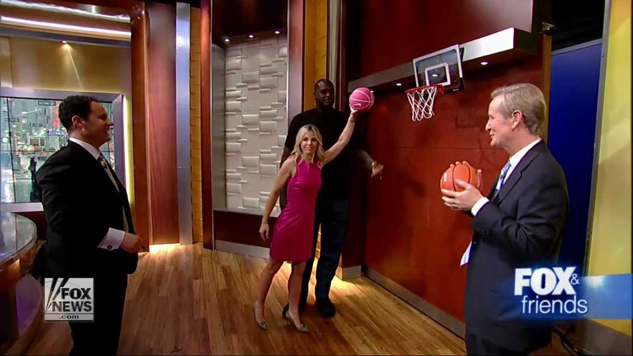 Elisabeth Hasselbeck Basketball 12-10-13 - YouTube