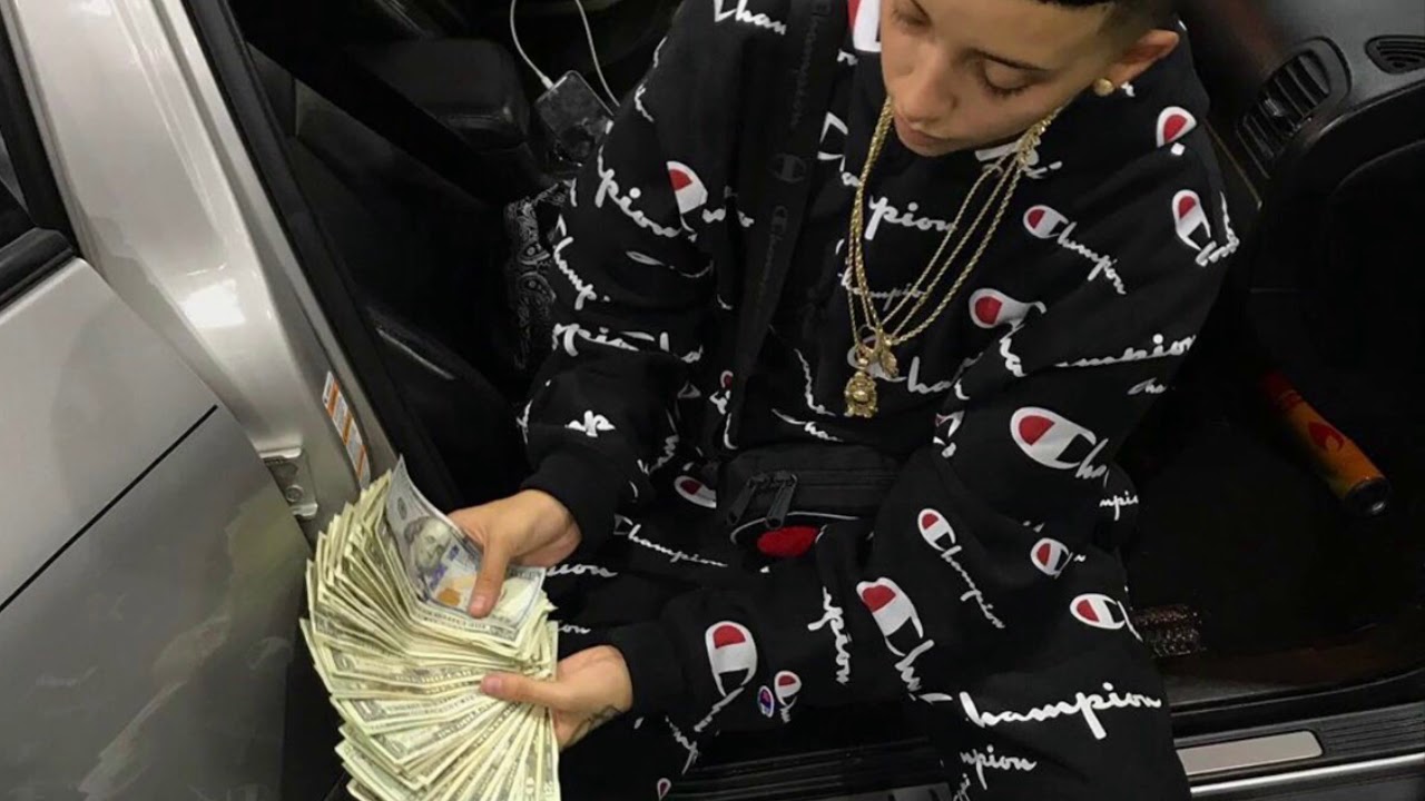 Hoodrich Jankey ft.Tony Bako - Fresh Out - YouTube