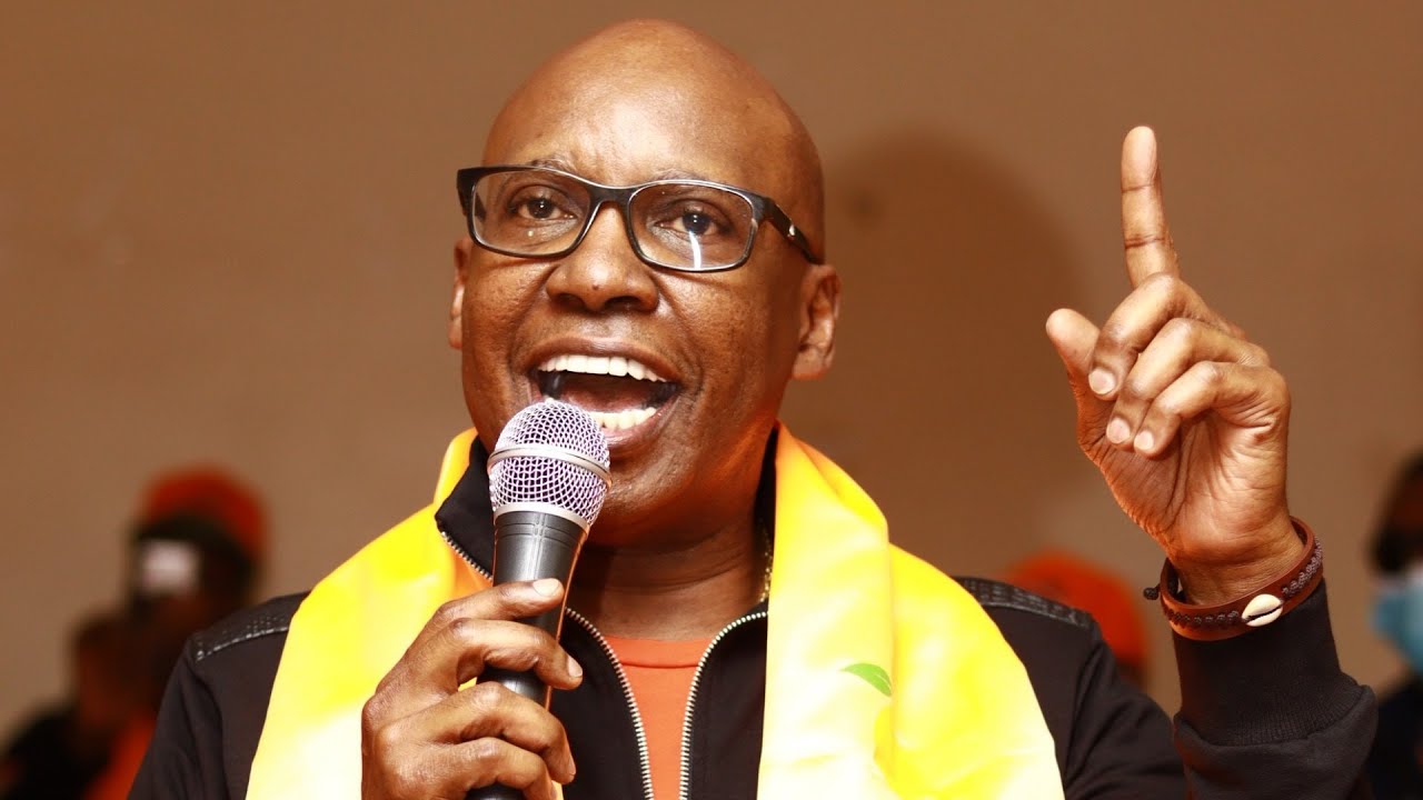 LIVE! JIMI WANJIGI MEETING KENYATTA UNIVERSITY STUDENTS!! - YouTube