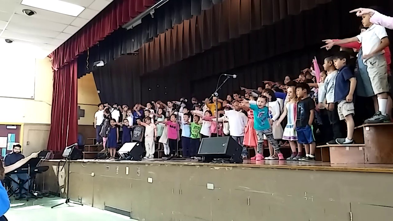 Kindergarten performance - YouTube