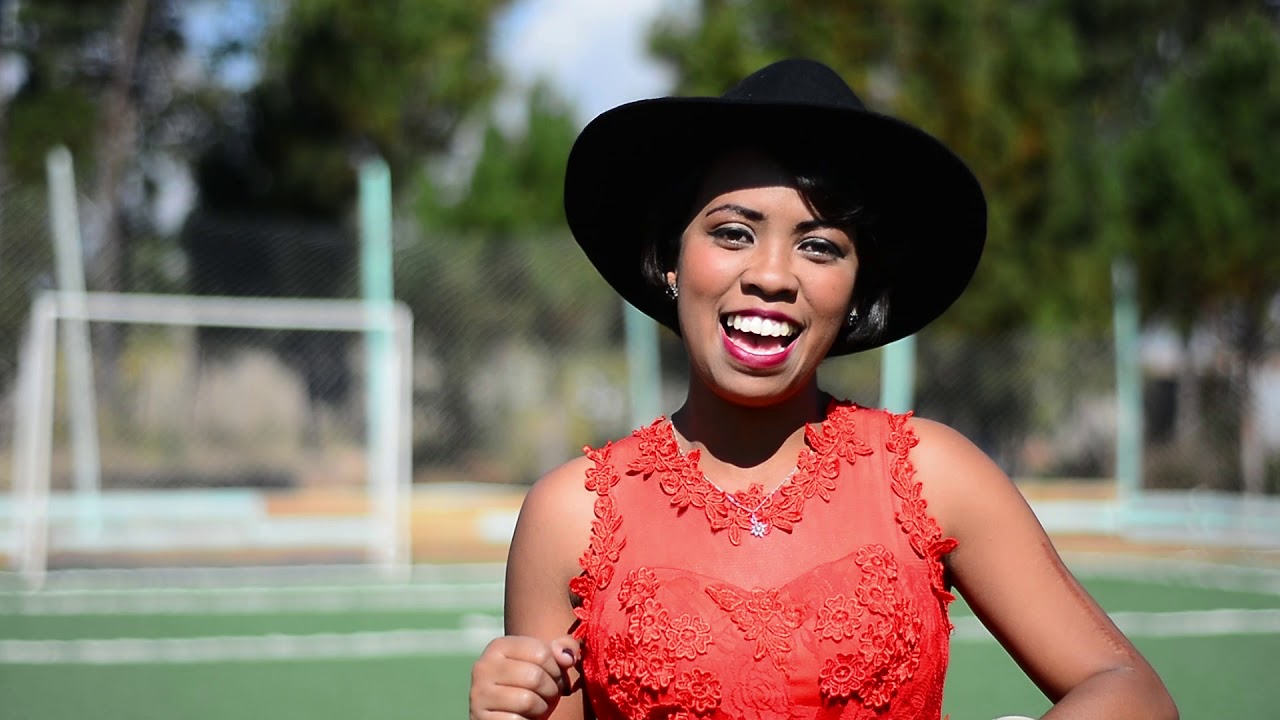 Alefa BAREA- ENTSOU (tarika Lafatra) - YouTube