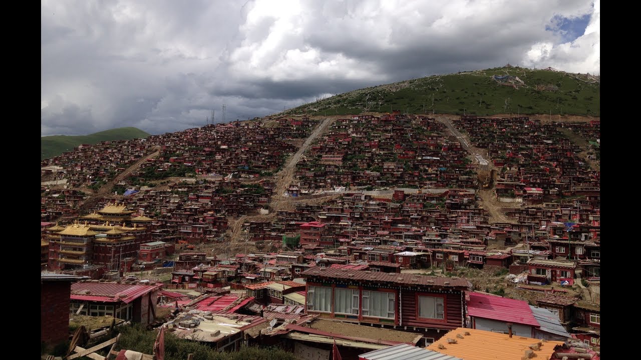 Larung Gar, The World's Largest Tibetan Buddhist Institute - YouTube