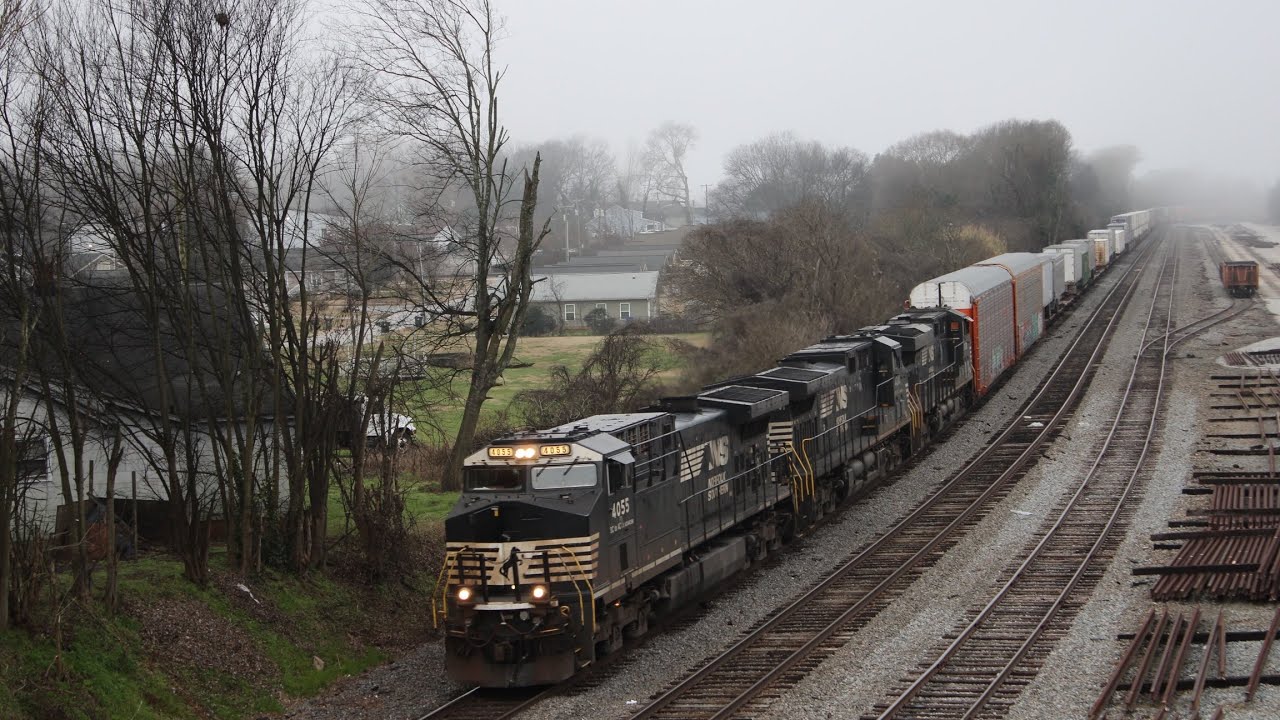 NS AC44C6M 4055 leads NS 24X at Greenville - YouTube