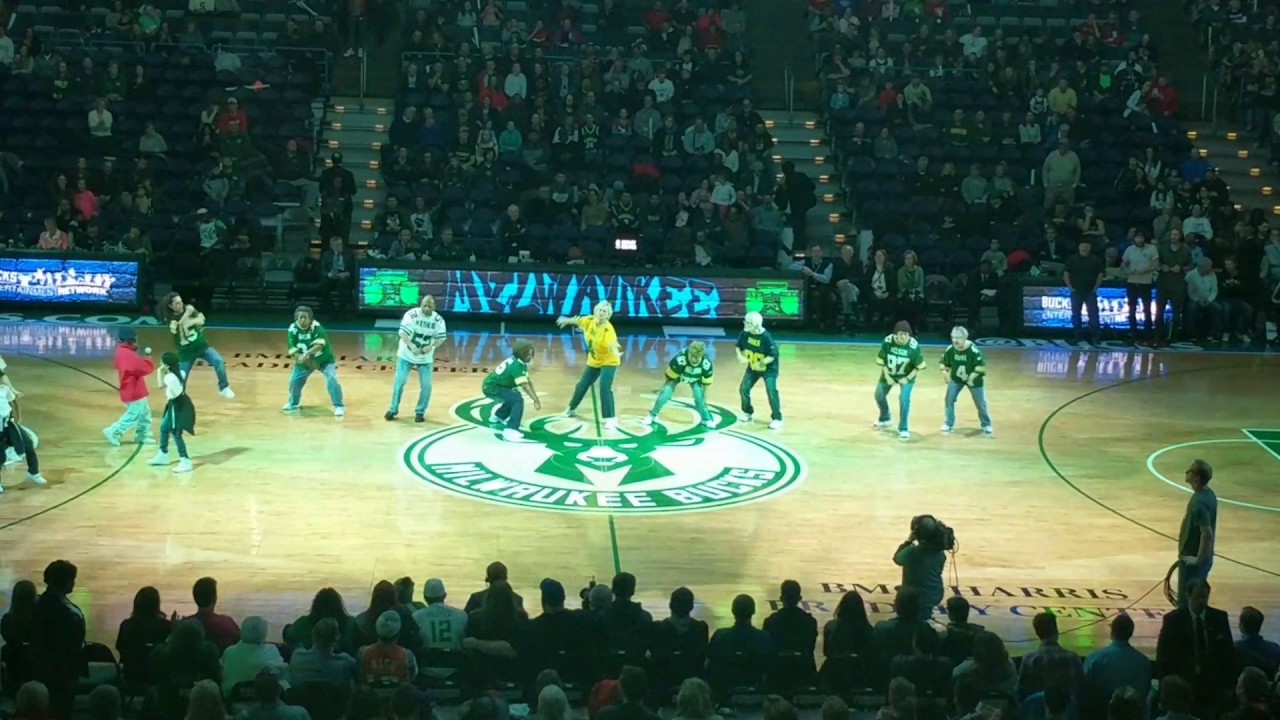 Milwaukee Bucks Halftime Hip-Hop Show - YouTube