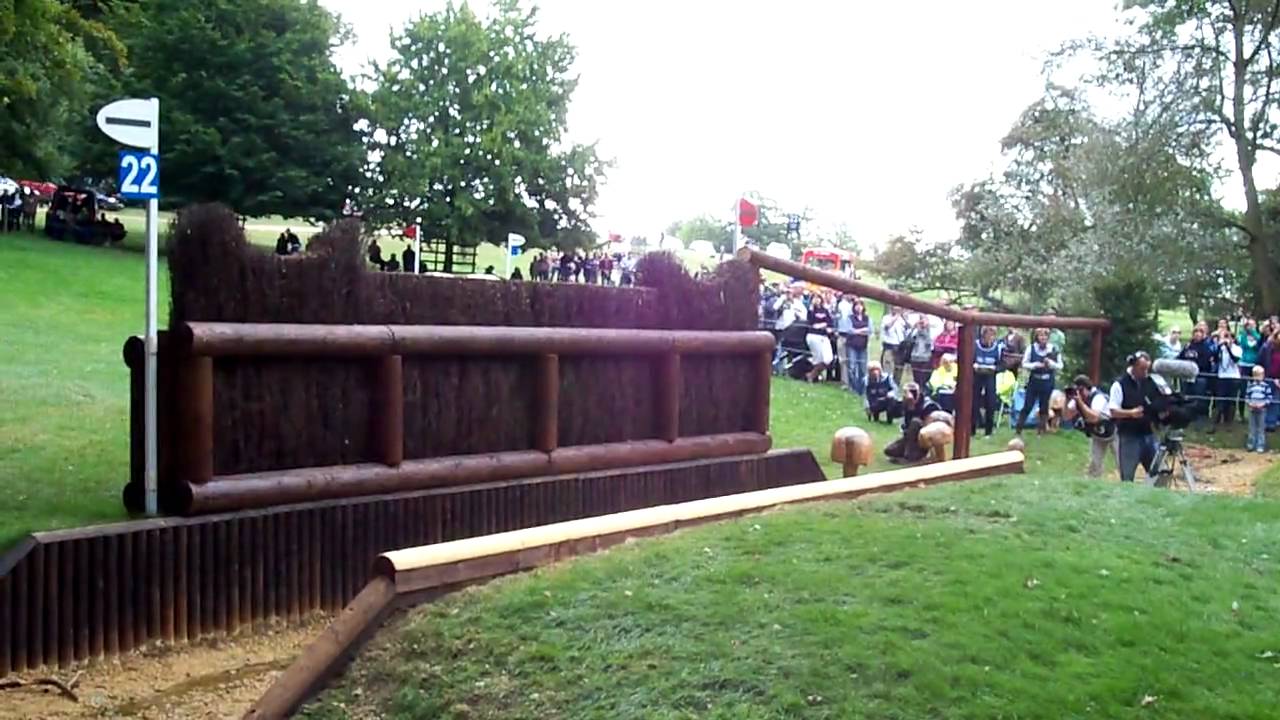 Burghley 2009 XC Bad Fall Jump 22 - YouTube