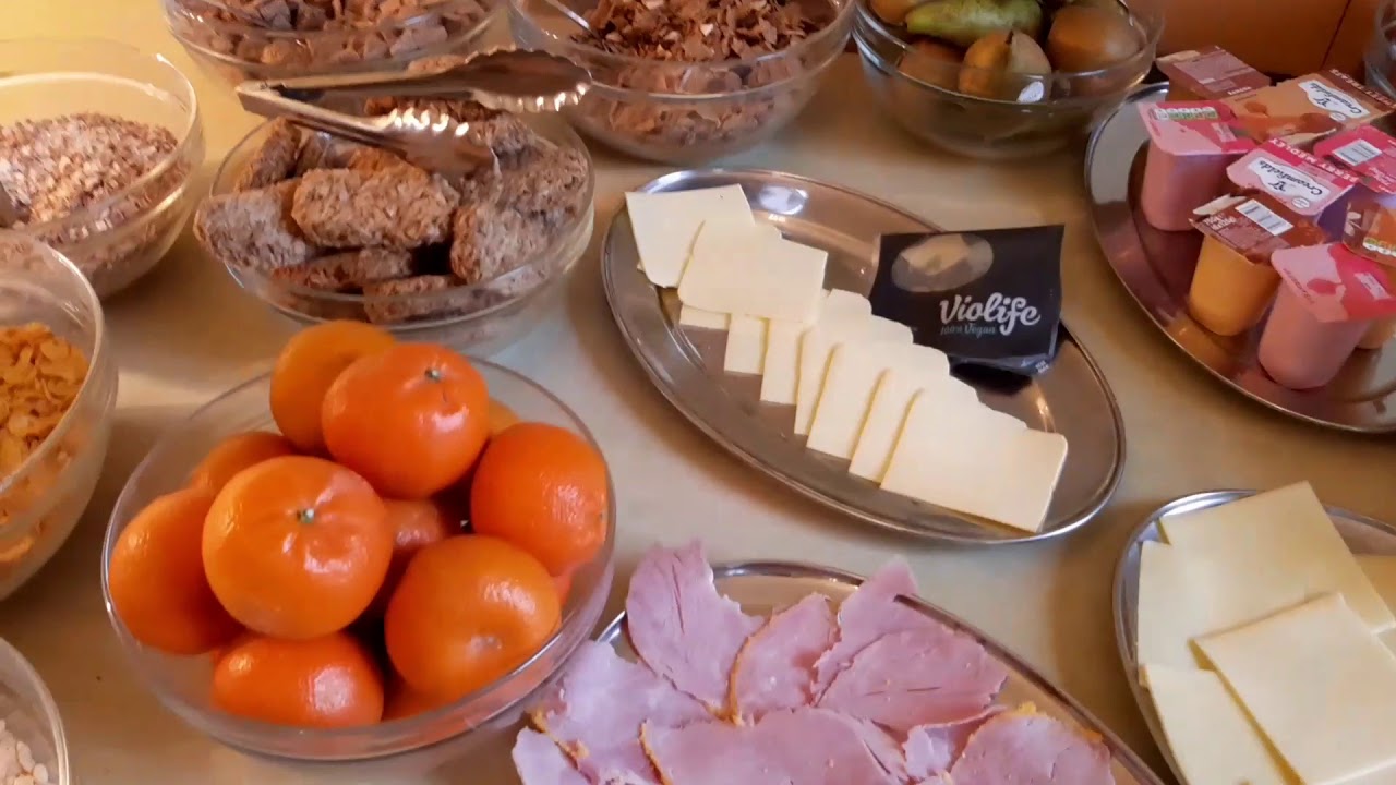 Continental breakfast at the Stately Home. - YouTube